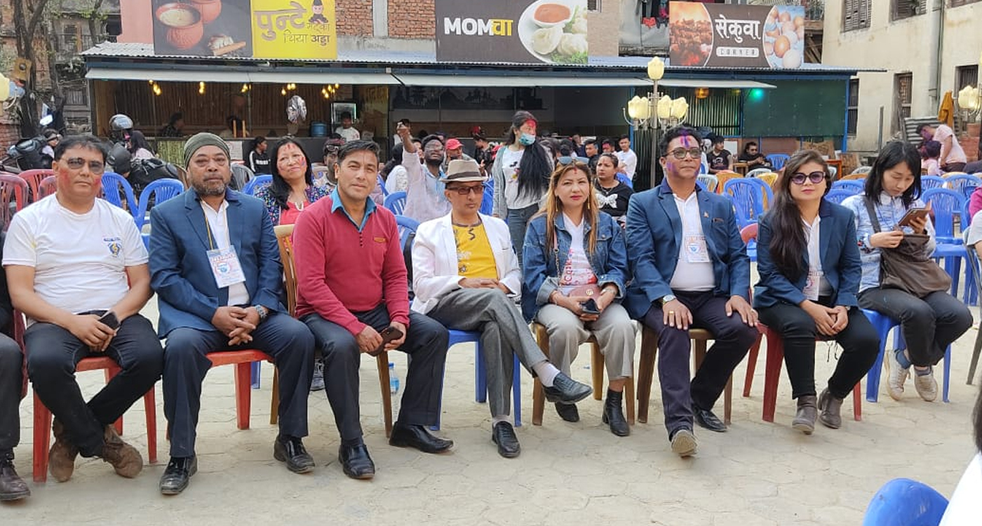 नेवा आइडलका प्रतियोगिहरुले यसरी मनाए होली - ktmvoice